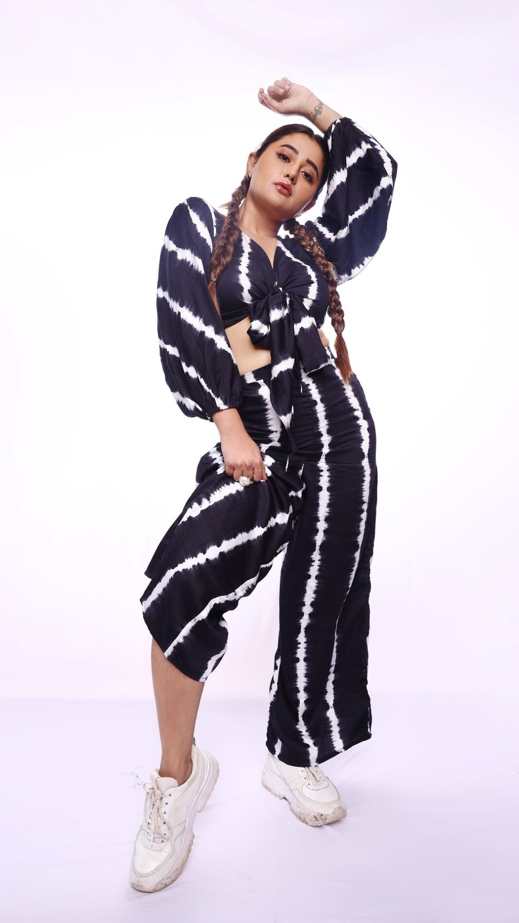 Actress Rashami Desai HD Photos and Wallpapers June 2022 | Gethu Cinema