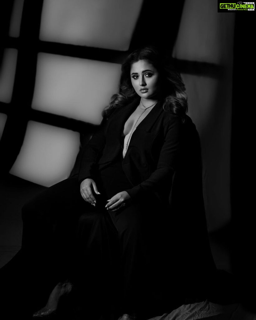 Actress Rashami Desai HD Instagram Photos and Wallpapers January 2023 ...
