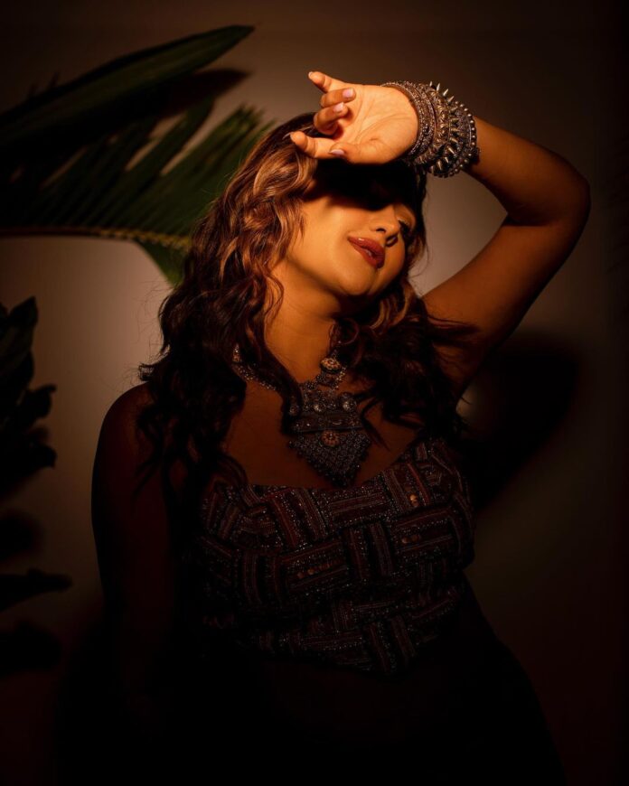 Actress Rashami Desai HD Photos and Wallpapers June 2022 - Gethu Cinema