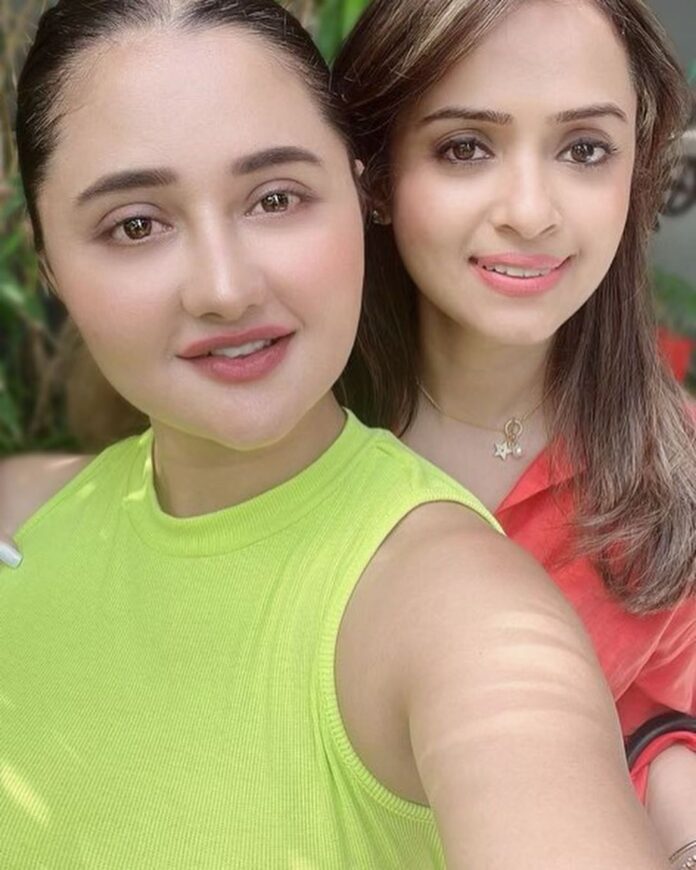 Actress Rashami Desai HD Photos and Wallpapers June 2022 | Gethu Cinema