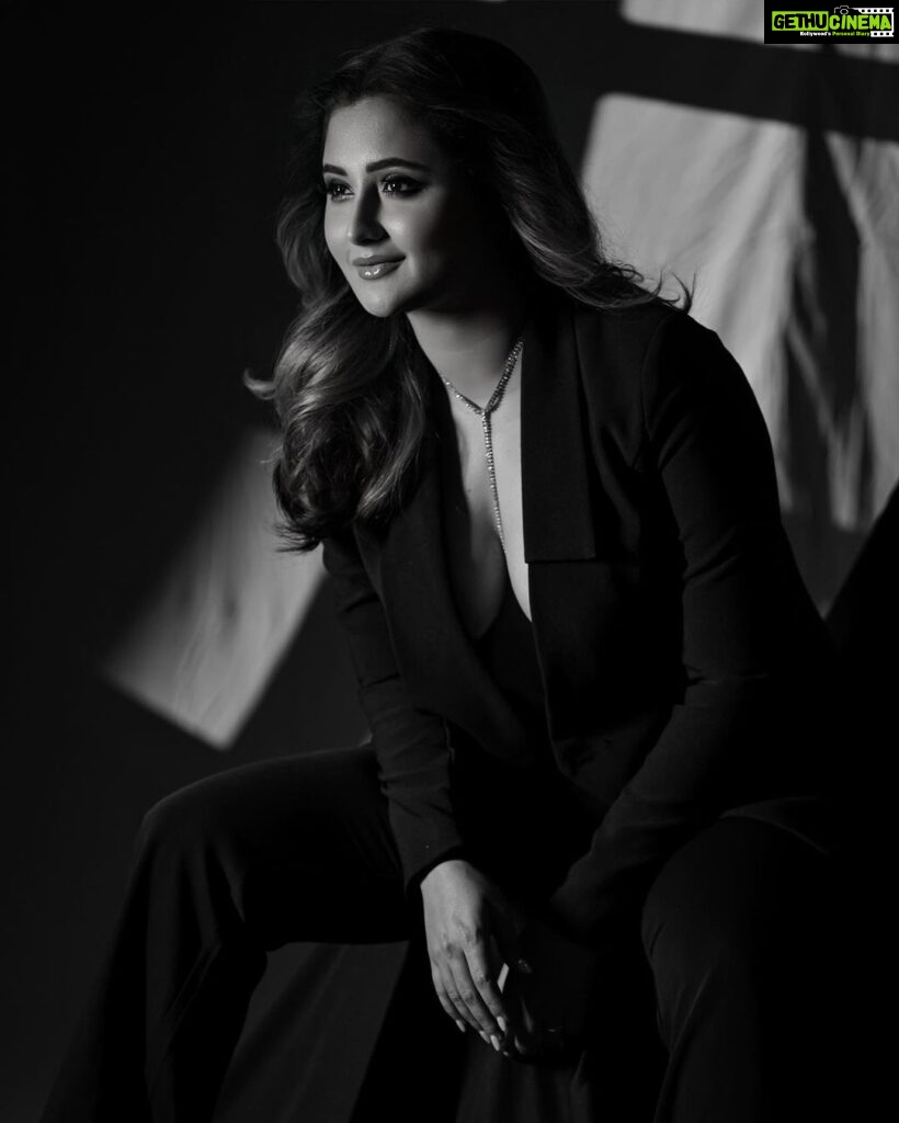 Actress Rashami Desai HD Photos and Wallpapers January 2023 - Gethu Cinema