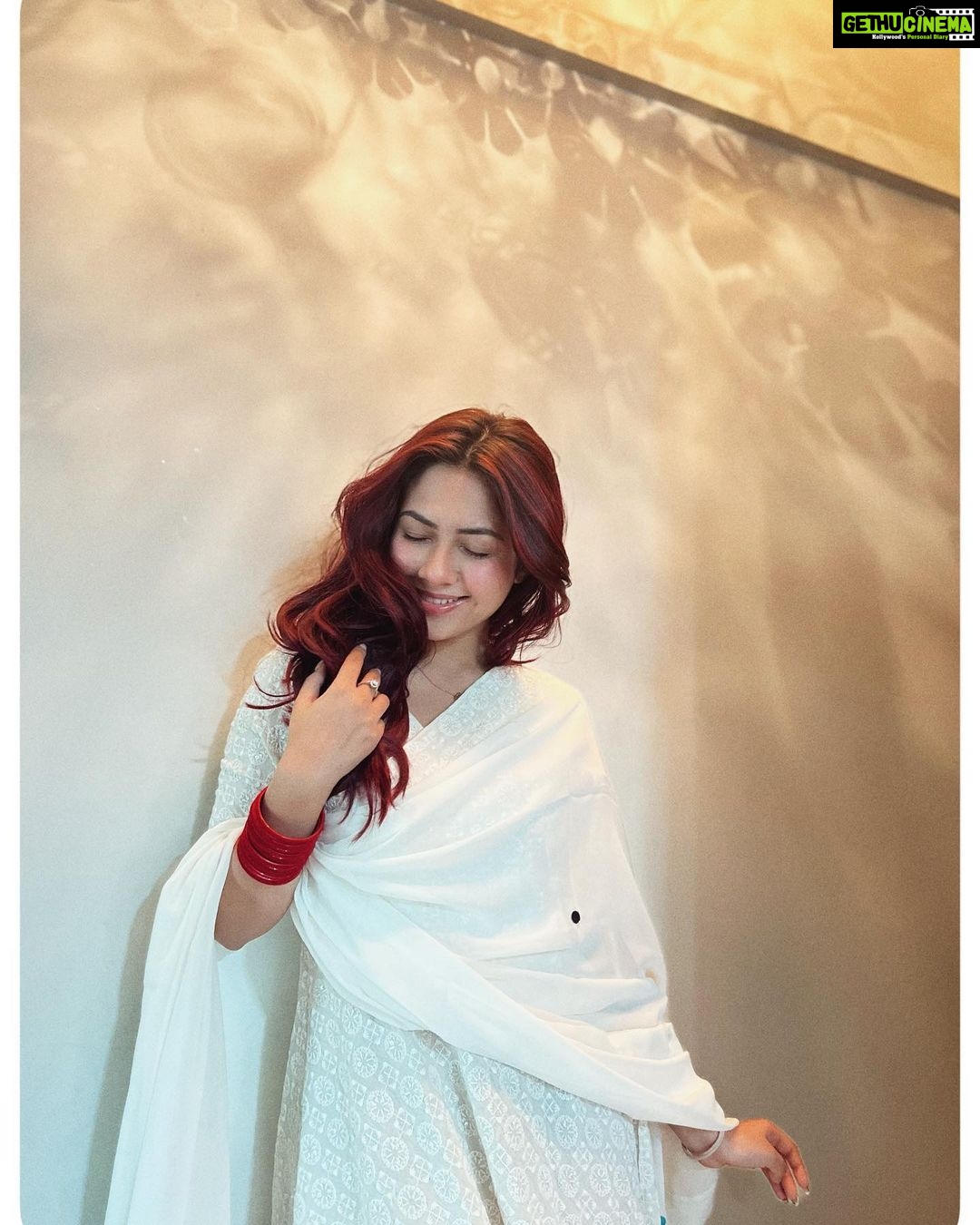 Actress Reem Shaikh HD Photos and Wallpapers December 2022 - Gethu Cinema