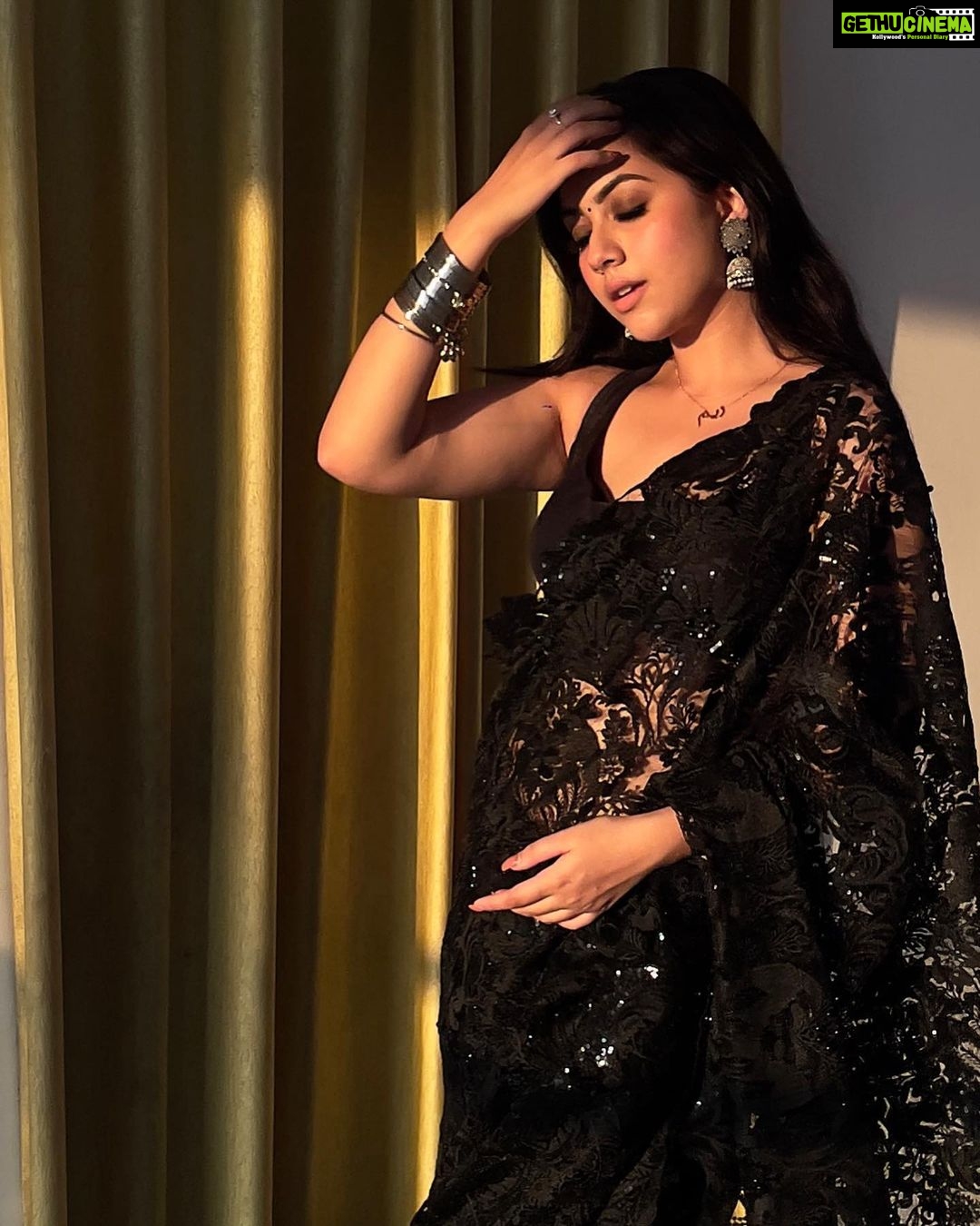 Actress Reem Shaikh HD Photos and Wallpapers October 2022 - Gethu Cinema