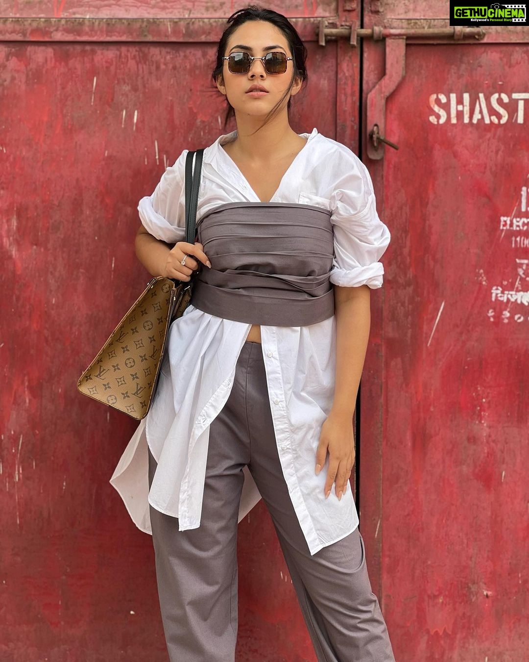 Reem Shaikh Instagram – The cool issue .. wearing – @_anuki.n Styled by ...