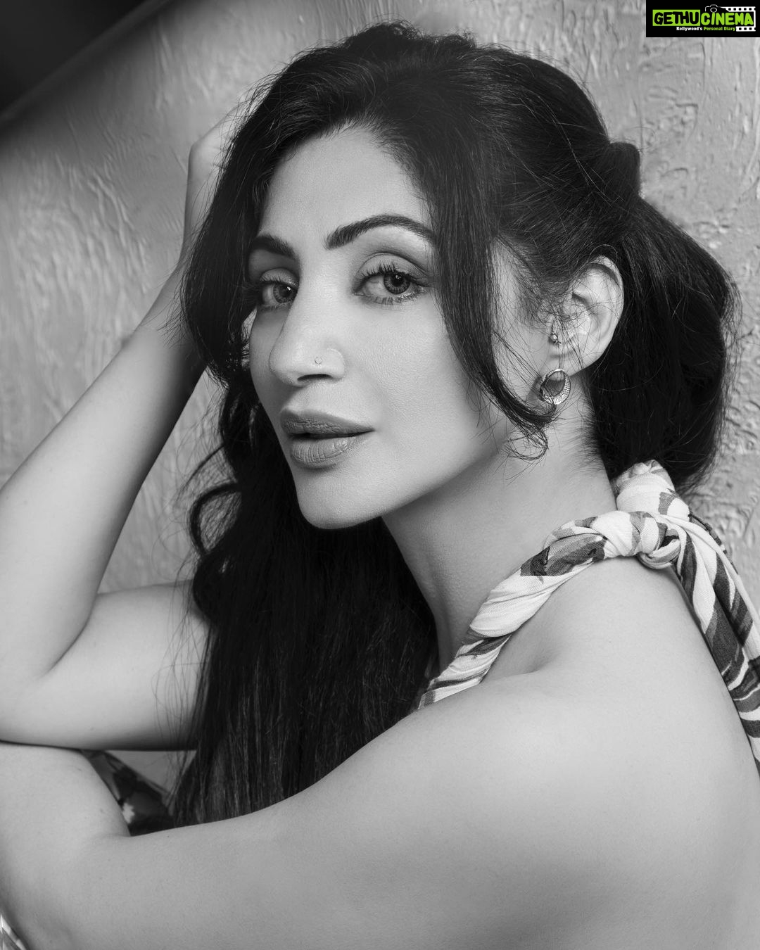 Actress Reyhna Malhotra HD Instagram Photos and Wallpapers April 2023 ...
