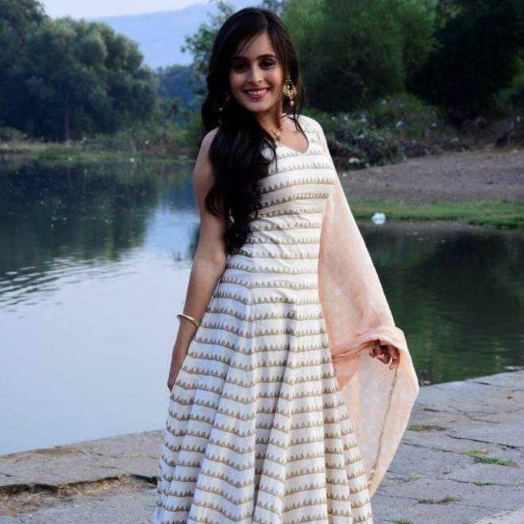 Rhea Sharma Instagram – Throwback to the Star Parivar Awards # ...