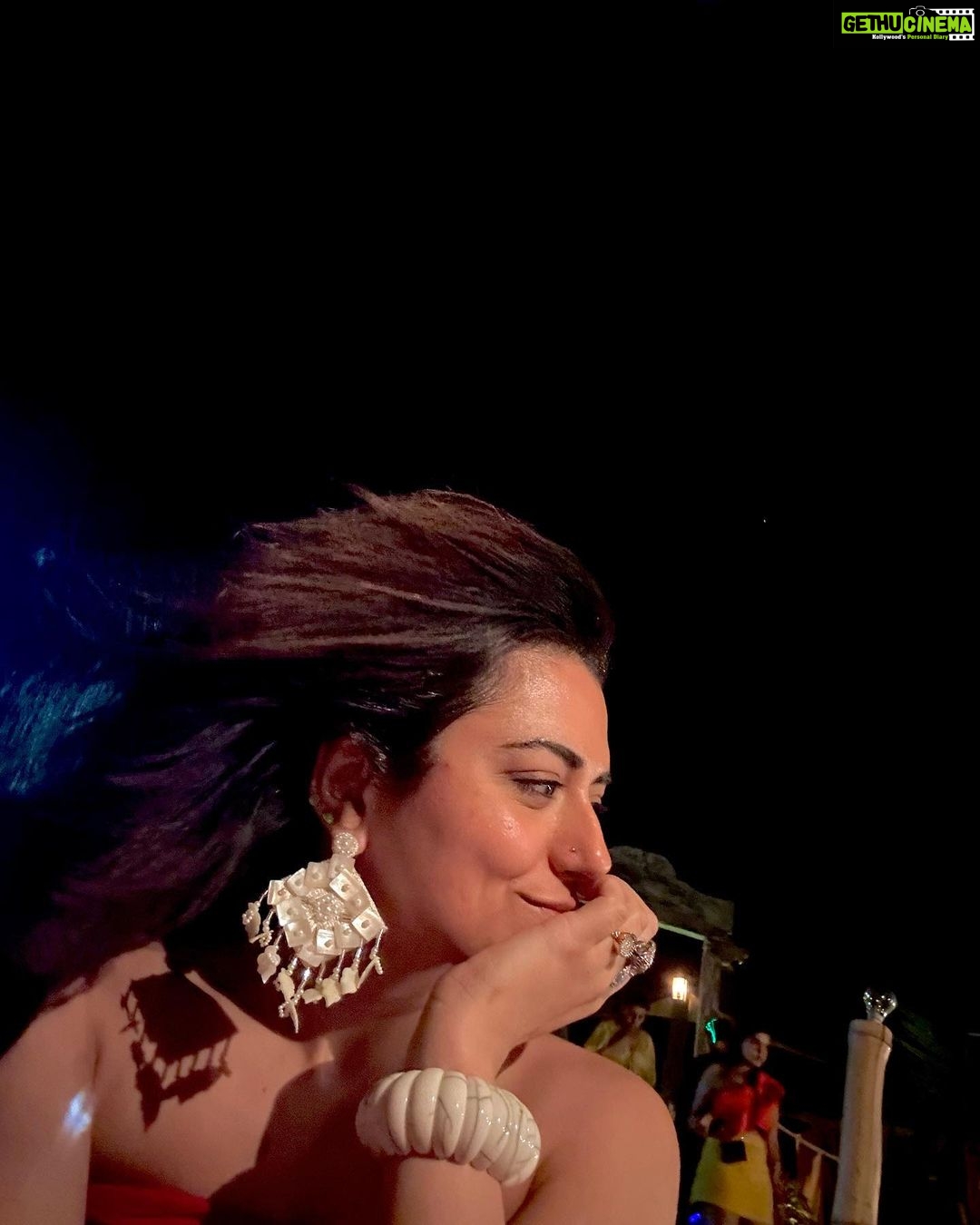 Actress Riddhi Dogra HD Photos and Wallpapers January 2023 - Gethu Cinema