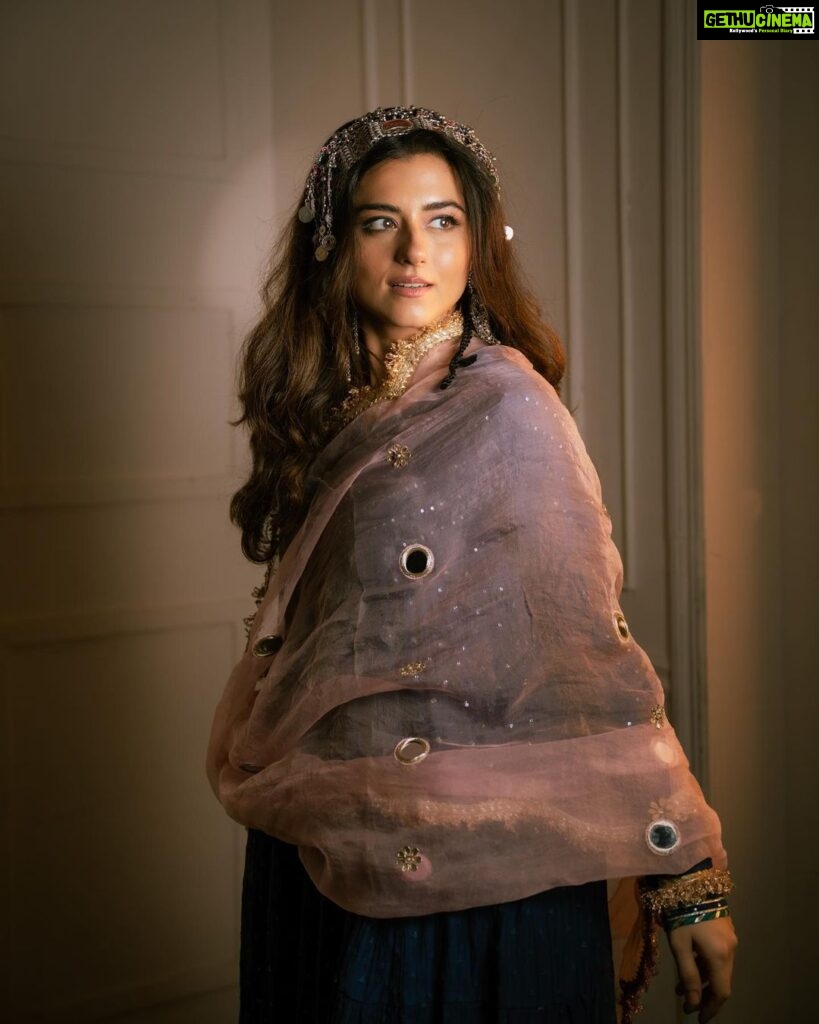 Actress Riddhi Dogra HD Instagram Photos and Wallpapers March 2023 | Gethu Cinema