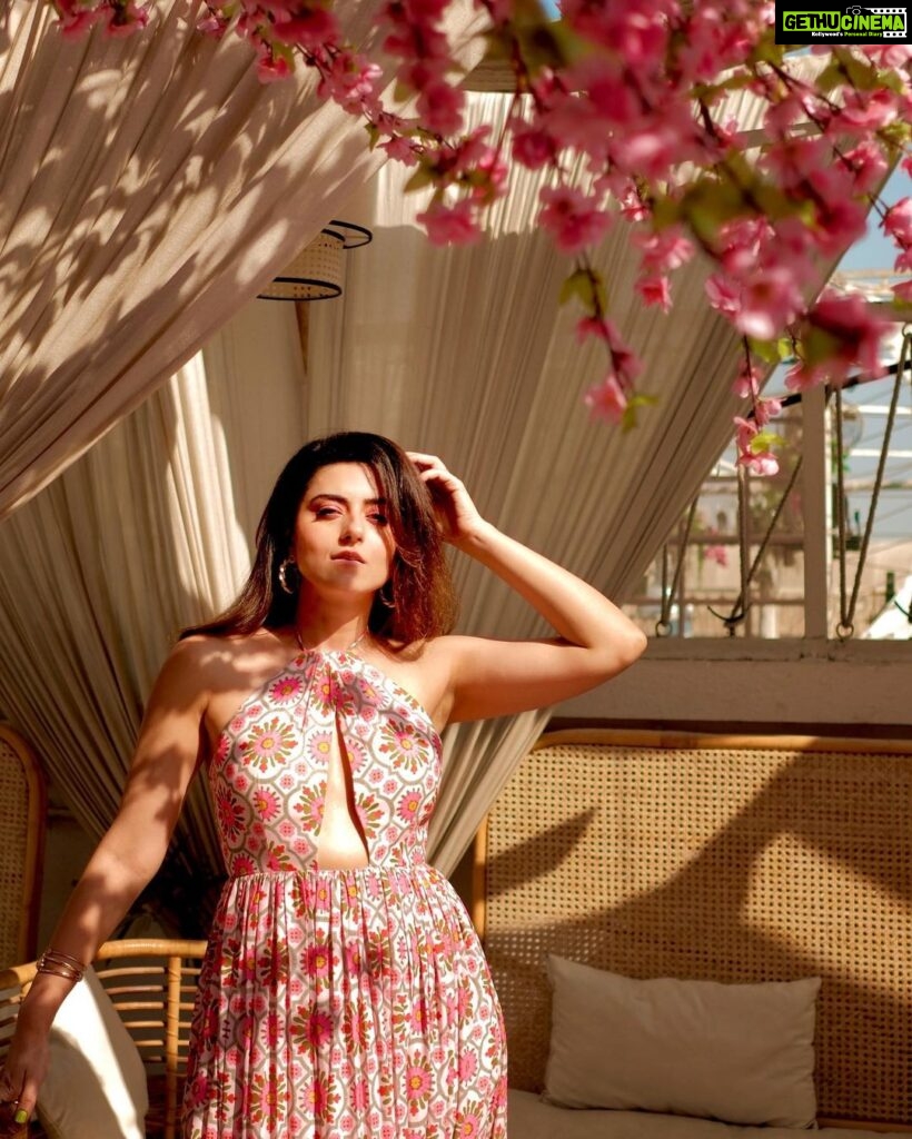 Actress Riddhi Dogra HD Instagram Photos and Wallpapers March 2023 | Gethu Cinema