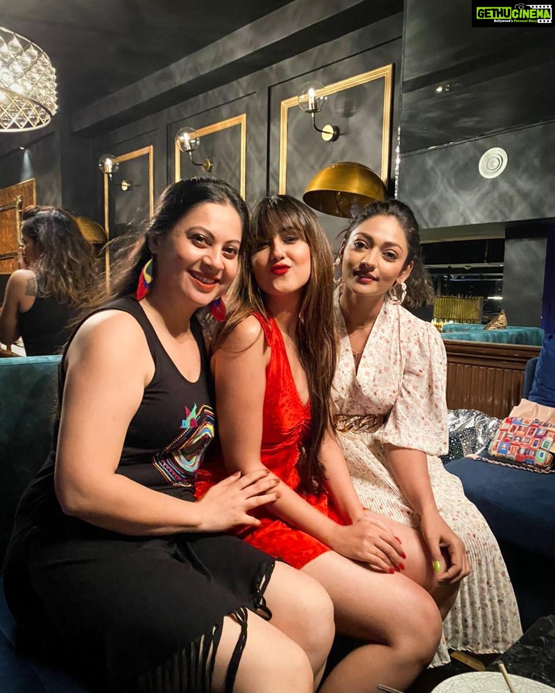 Actress Riya Sharma HD Photos and Wallpapers October 2021 - Gethu Cinema