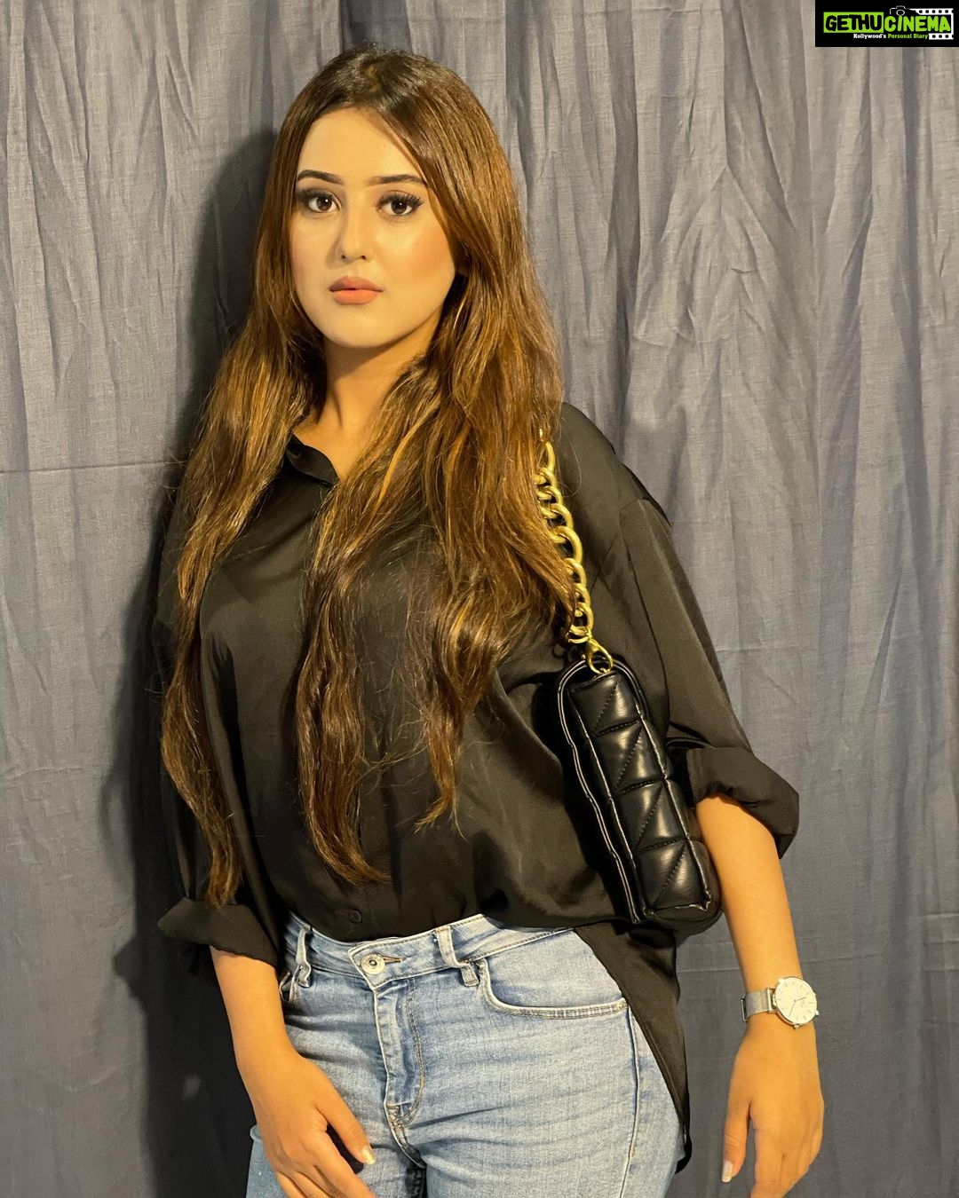 Riya Sharma Instagram – Irreplaceable, a collectible Mumbai ...