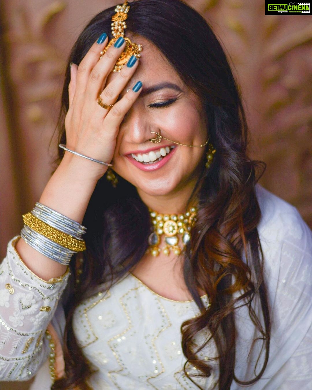 Actress Roopal Tyagi HD Instagram Photos and Wallpapers March 2023 ...