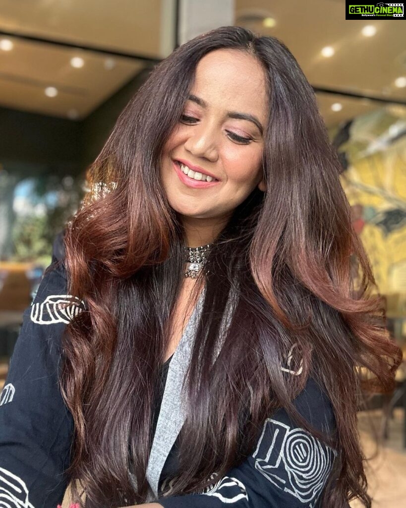 Actress Roopal Tyagi HD Photos and Wallpapers April 2023 - Gethu Cinema