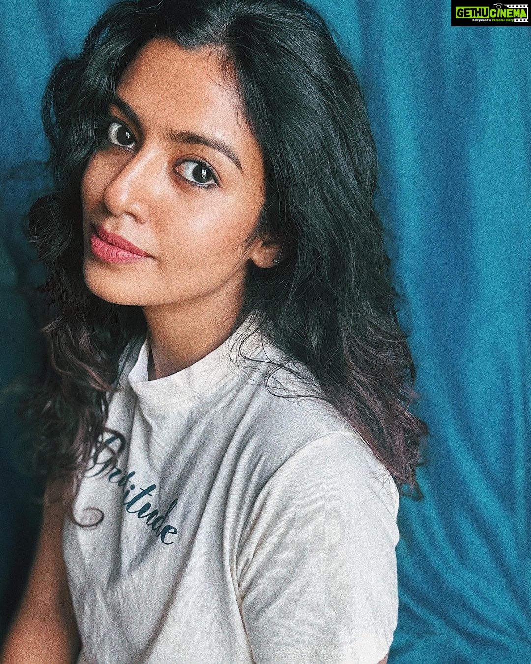 Roshini Haripriyan's Most Liked Photos and Posts - Gethu Cinema