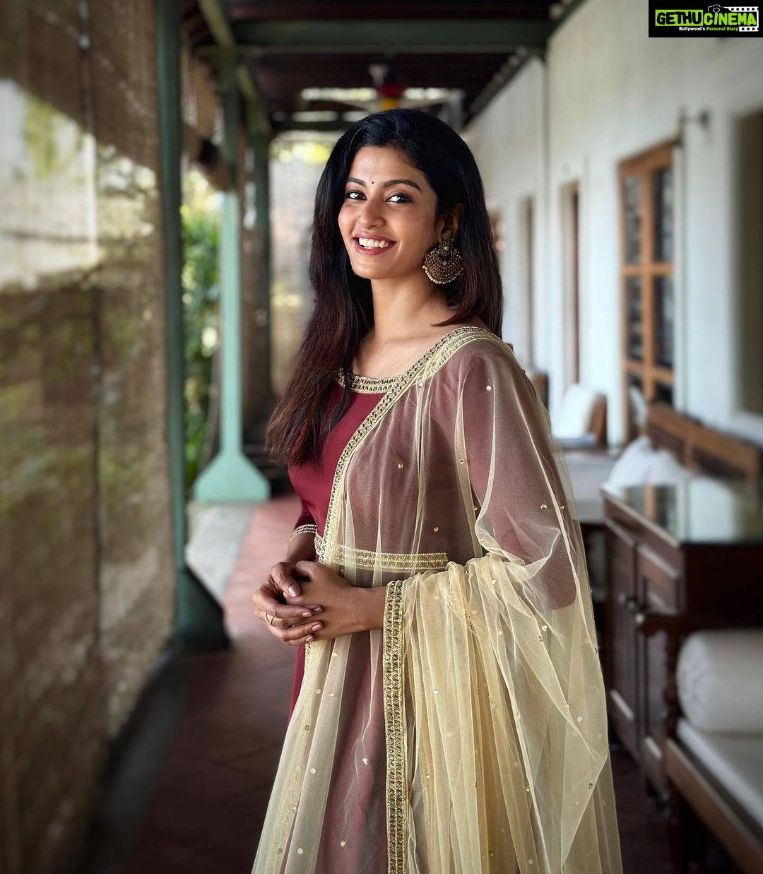 Roshini Haripriyan Most Liked Photos and Posts | Gethu Cinema