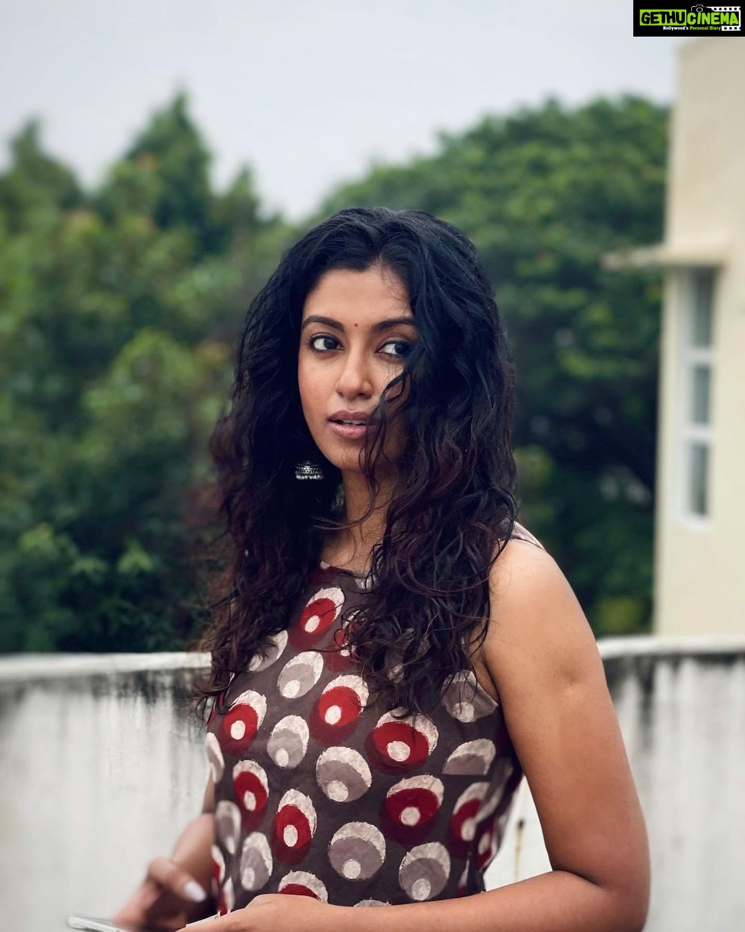 Roshini Haripriyan's Most Liked Photos and Posts - Gethu Cinema