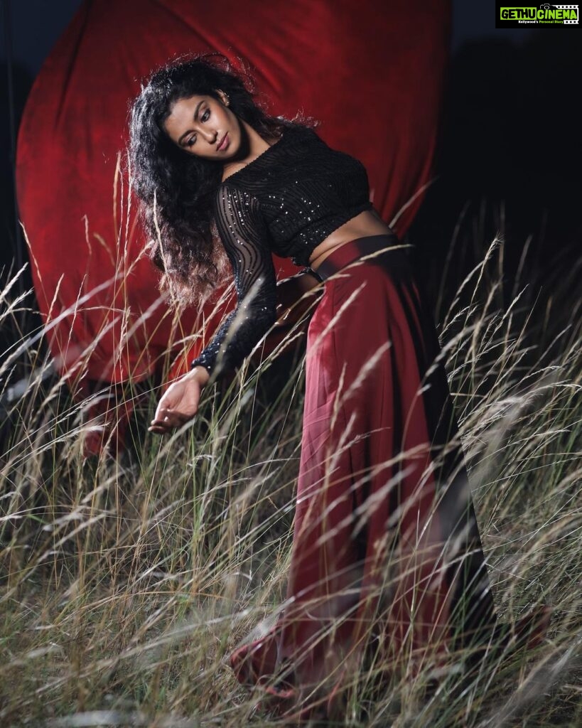 Actress Roshini Haripriyan HD Photos and Wallpapers April 2023 | Gethu ...