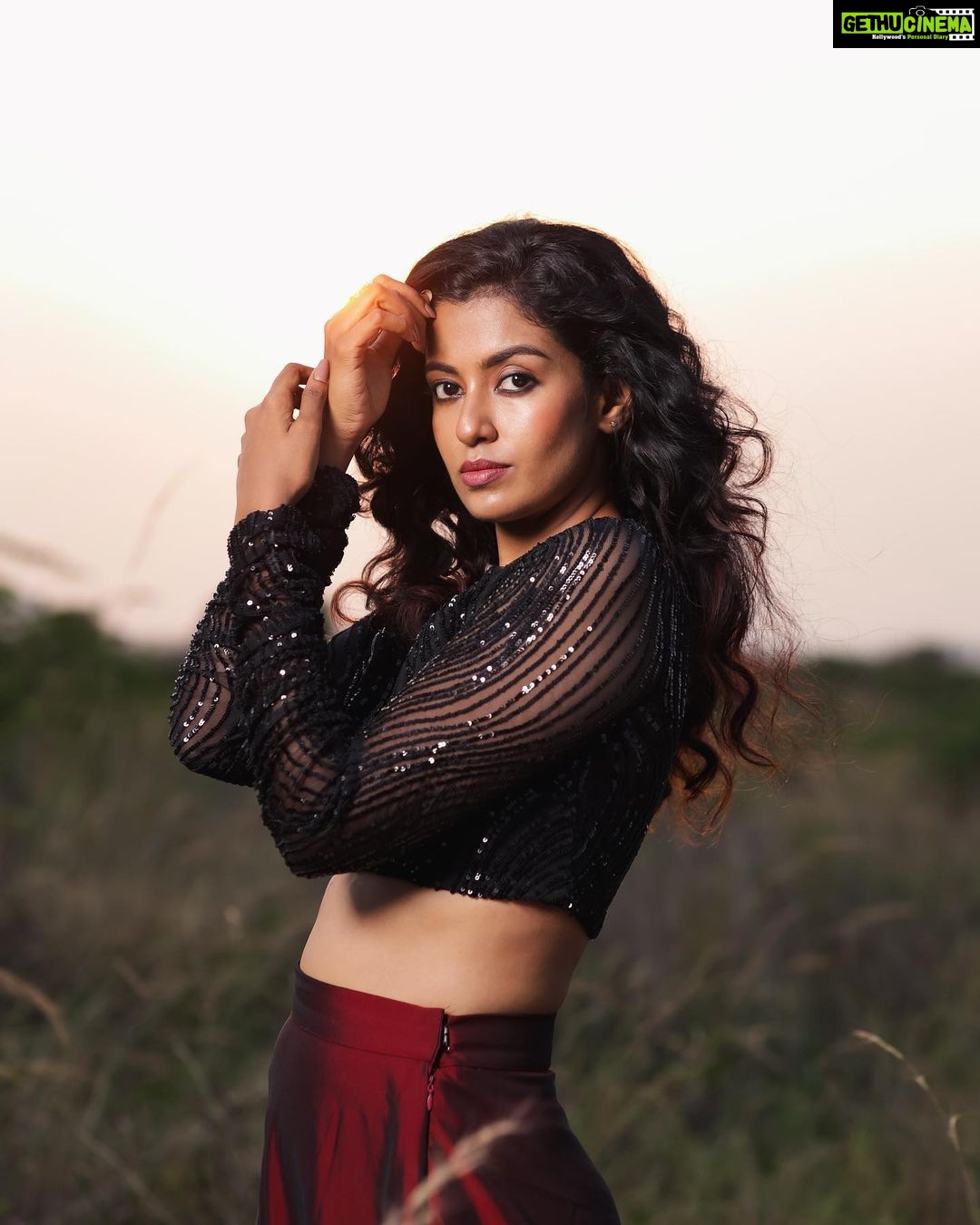 Roshini Haripriyan's Most Liked Photos and Posts - Gethu Cinema