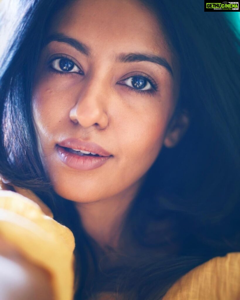 Actress Roshini Haripriyan HD Photos and Wallpapers April 2023 | Gethu ...