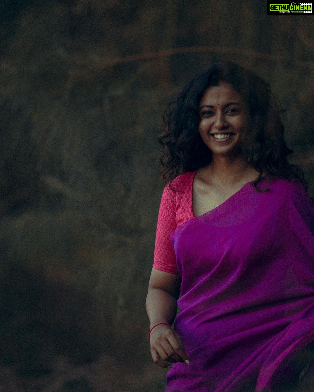 Roshini Haripriyan Instagram – கத்தரி பூ Ft @roshniharipriyan Shot by ...