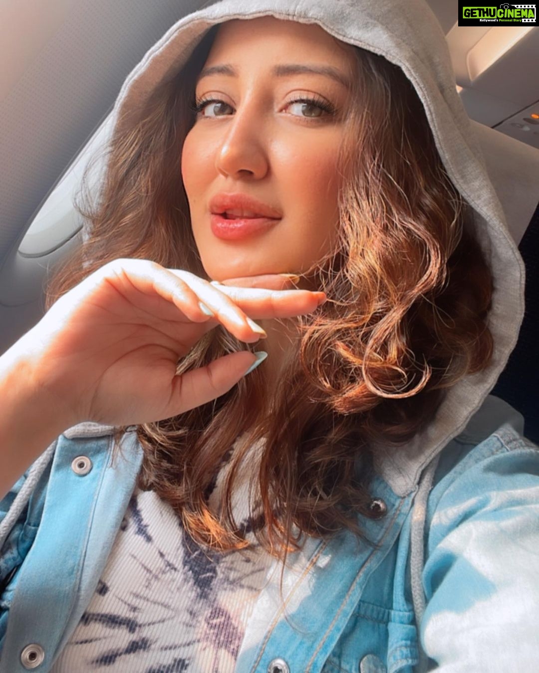 Actress Roshmi Banik HD Instagram Photos and Wallpapers October 2022 | Gethu Cinema