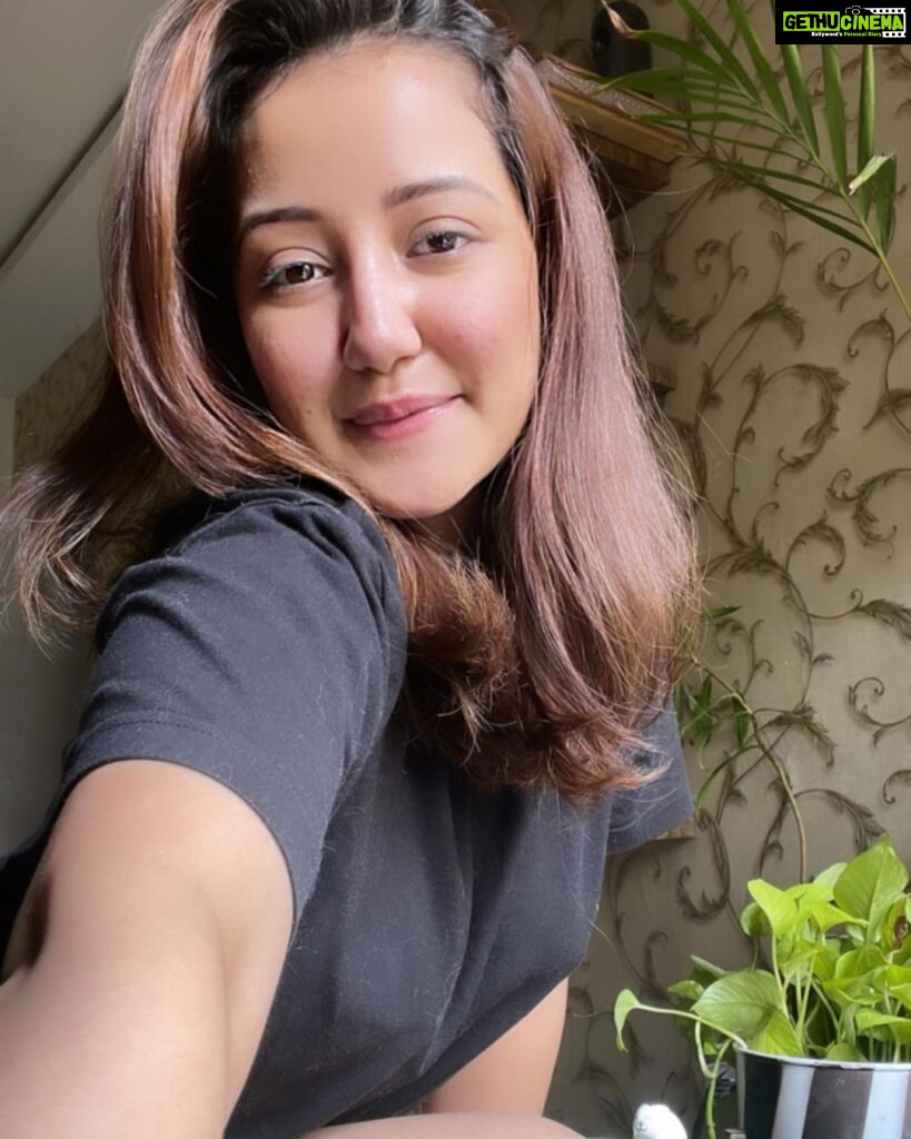 Actress Roshmi Banik HD Photos and Wallpapers February 2023 - Gethu Cinema