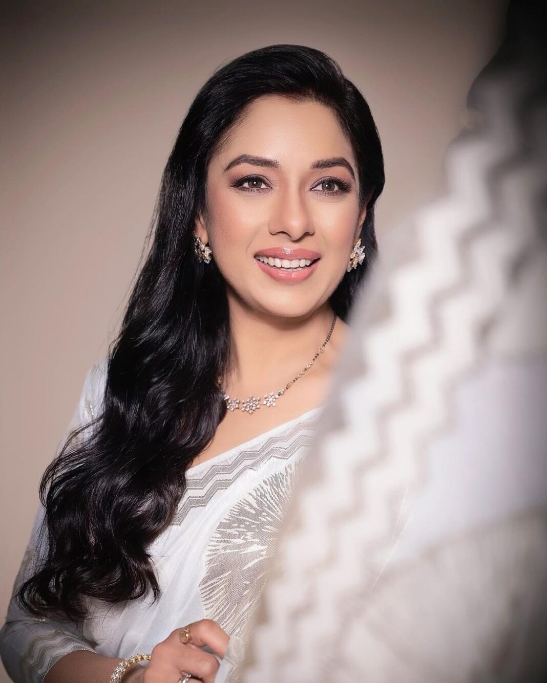 Actress Rupali Ganguly HD Photos and Wallpapers March 2023 - Gethu Cinema