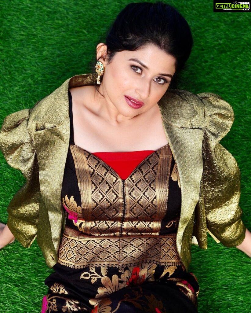 Actress Saba Khan HD Instagram Photos and Wallpapers December 2021 | Gethu Cinema