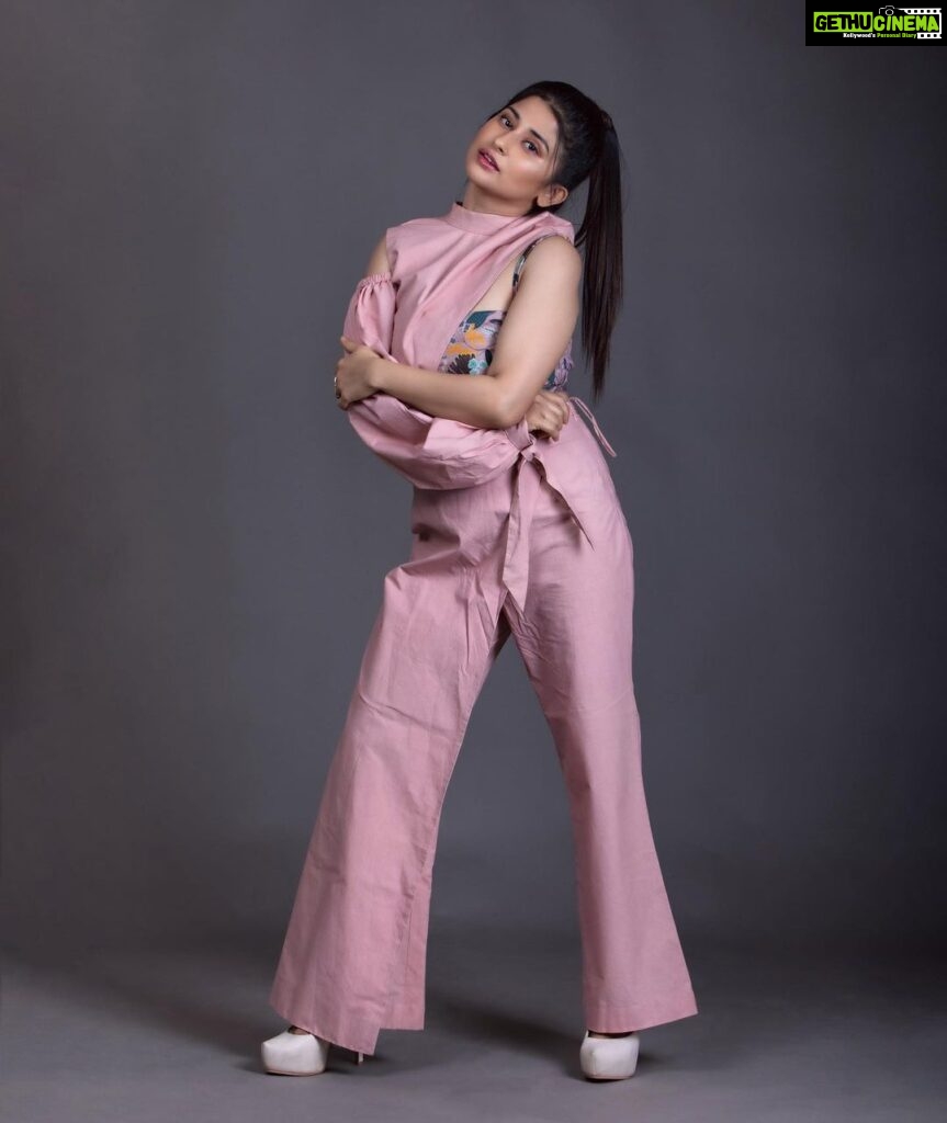 Actress Saba Khan HD Instagram Photos and Wallpapers April 2023 | Gethu ...