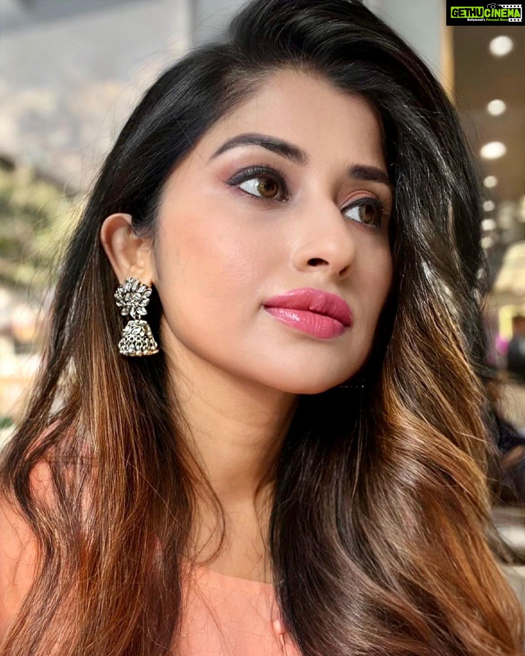 Saba Khan Instagram – Selfie 🤳 time 😘 . . #sabakhan | Gethu Cinema