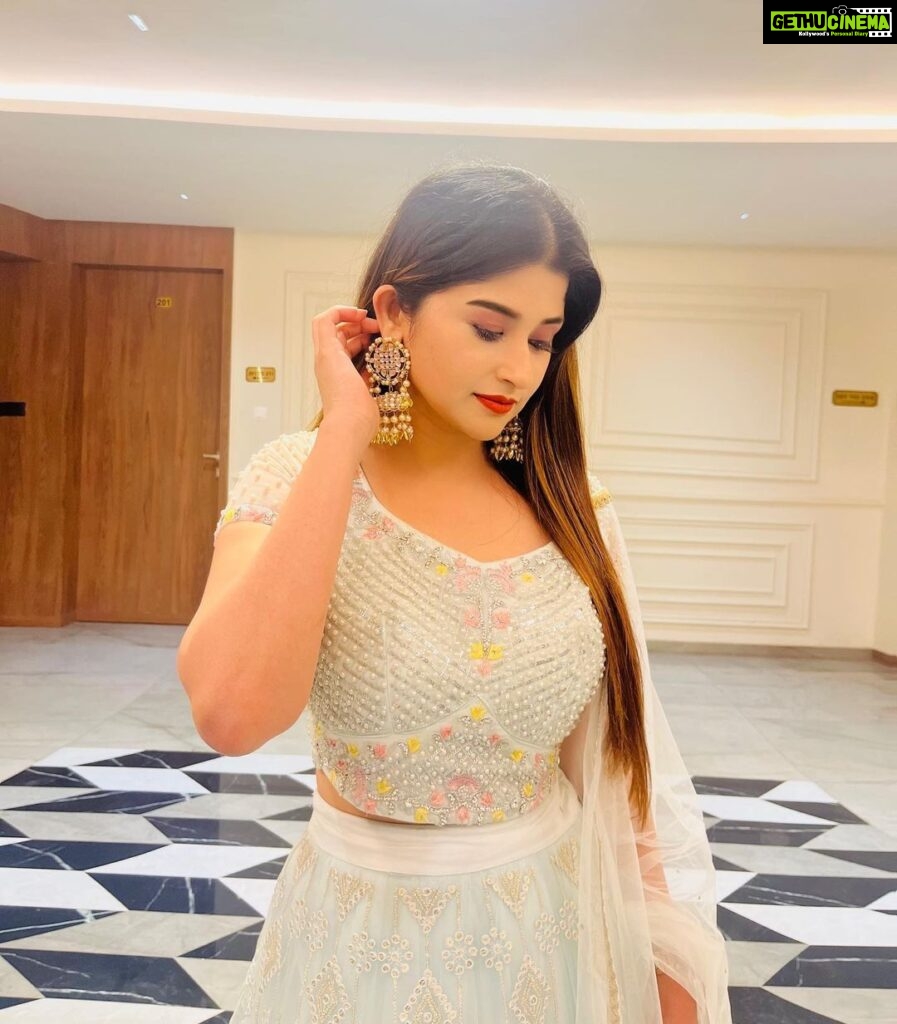 Actress Saba Khan HD Instagram Photos and Wallpapers February 2023 ...