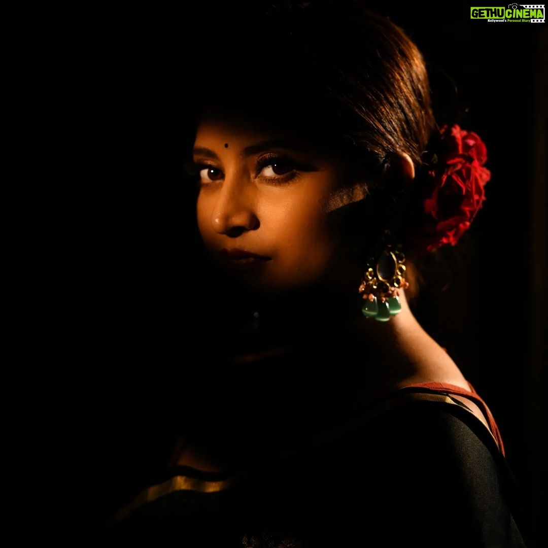 Sandipta Sen Instagram – Alo Andhari .. 📸@sarkardebarshi19 💄@makeup ...