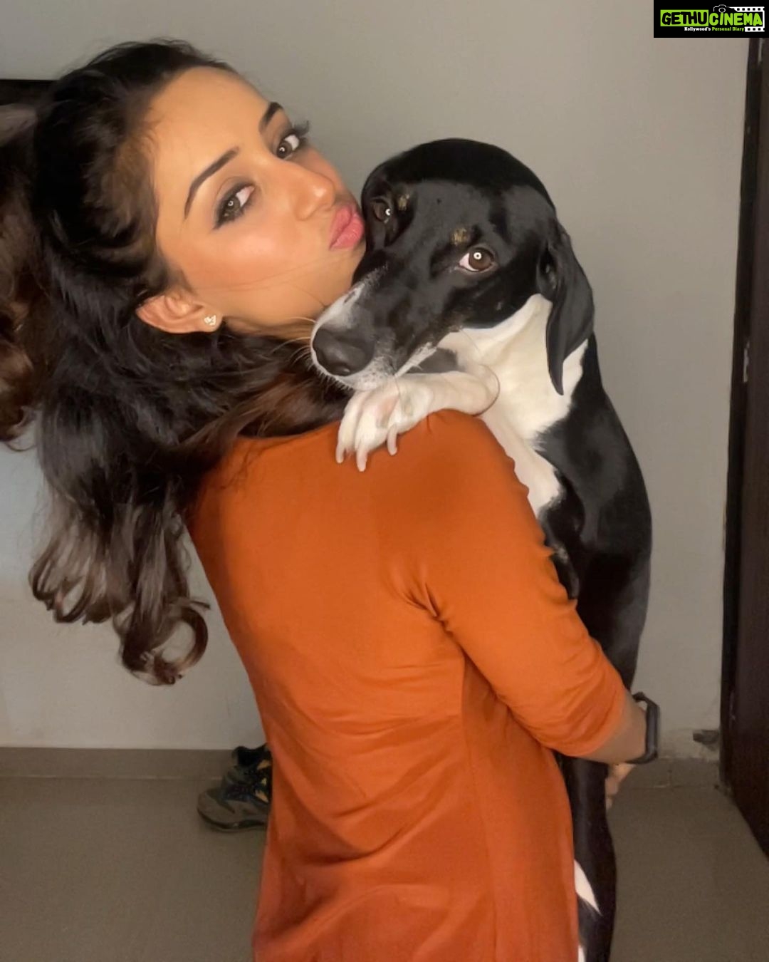 Sargun Kaur Luthra Instagram – Sleepy ayu n excited me 🤪🤪💥💥 # ...