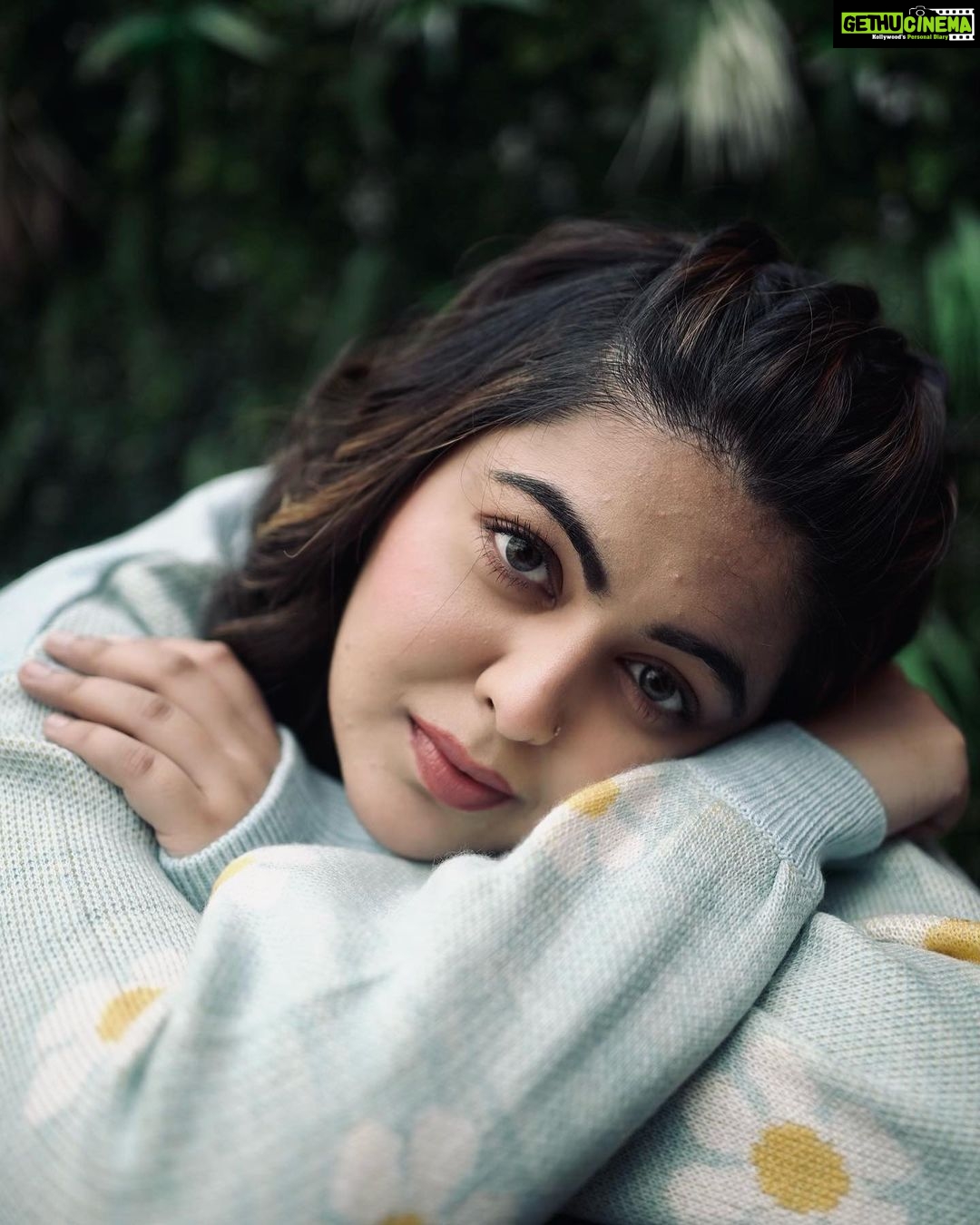 Actress Shafaq Naaz HD Instagram Photos and Wallpapers April 2023 | Gethu Cinema