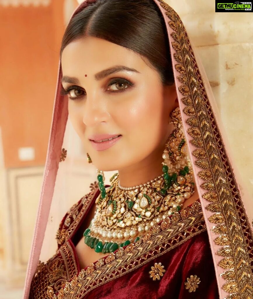 Actress Shiny Doshi HD Instagram Photos and Wallpapers November 2022 ...