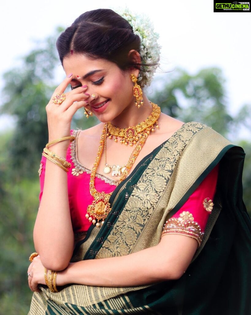 Actress Shivangi Khedkar HD Instagram Photos and Wallpapers November ...