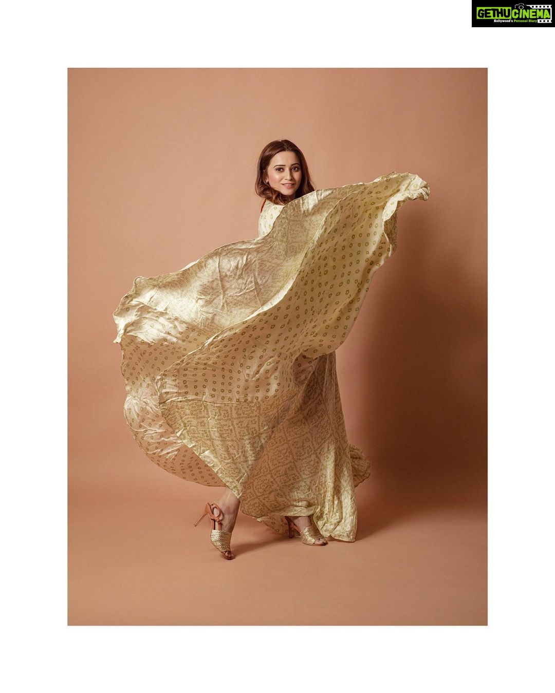 Shivani Surve Instagram – In a world full of trends I want to remain a ...