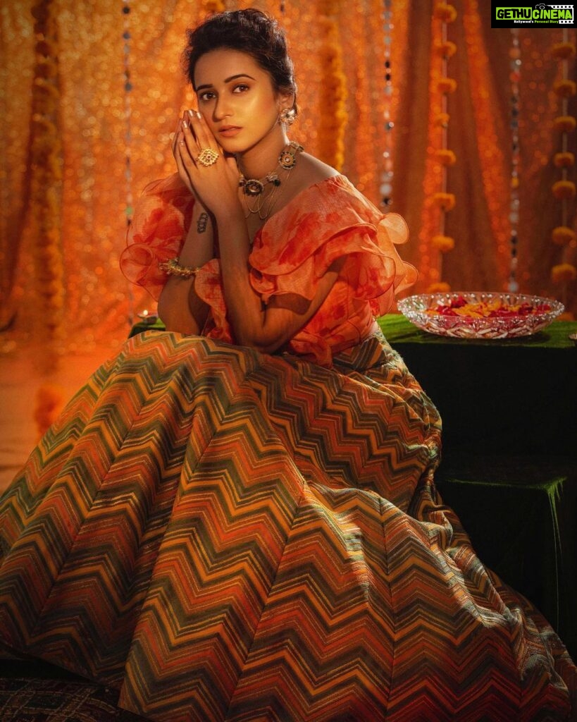 Shivani Surve Instagram - 🧡 Photography - @bharatpawarphotography Make ...