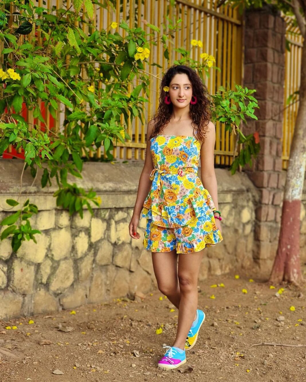 Actress Shivya Pathania HD Photos and Wallpapers April 2022 - Gethu Cinema