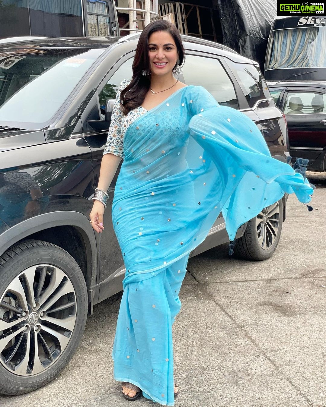 Shraddha Arya Instagram – Are you even wearing a Saree if you don’t fly ...