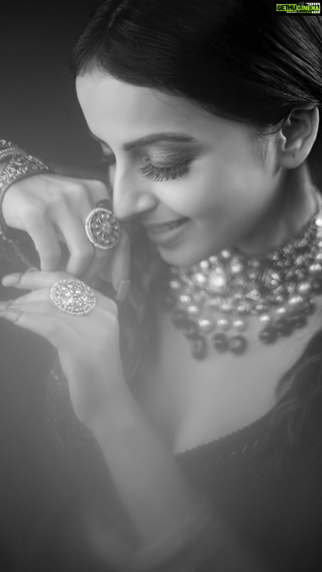 Actress Shrenu Parikh HD Instagram Photos and Wallpapers July 2022 ...