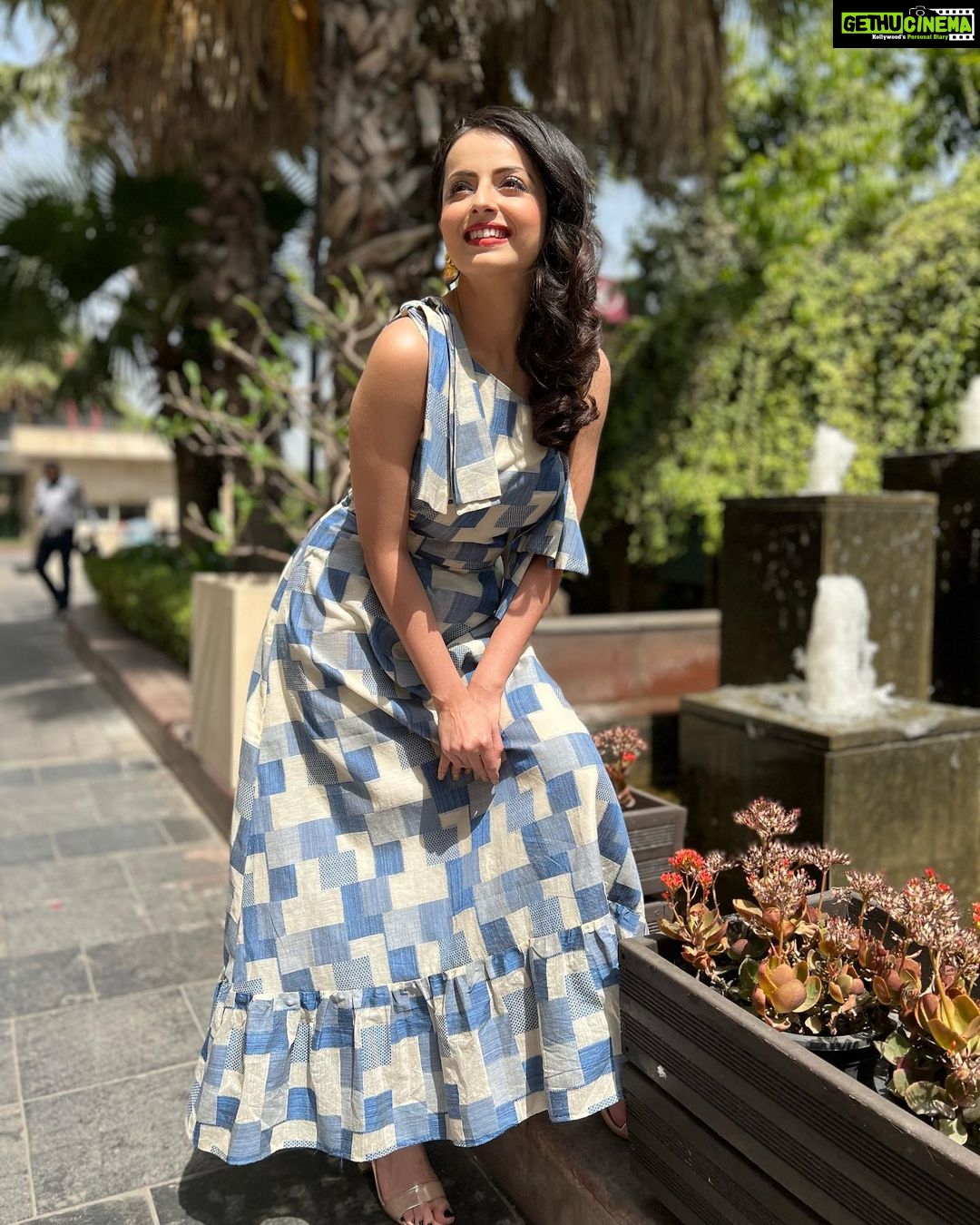 Actress Shrenu Parikh HD Instagram Photos and Wallpapers April 2022 ...