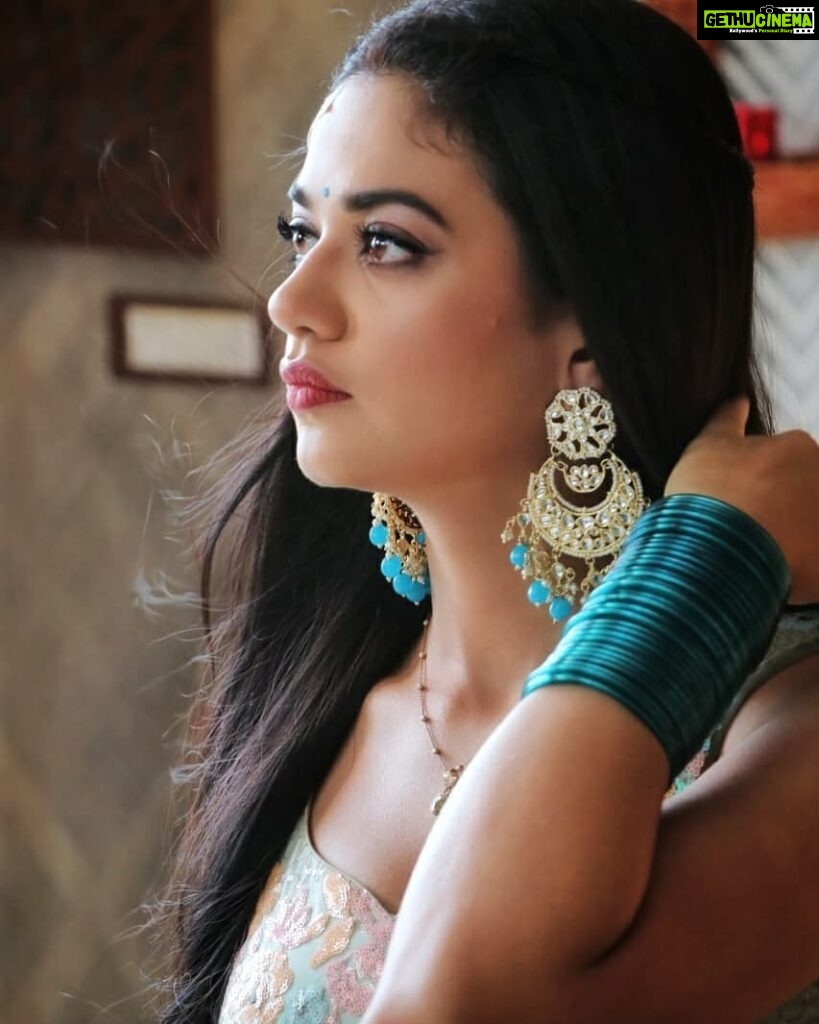 Actress Shruti Sharma HD Photos and Wallpapers July 2021 | Gethu Cinema