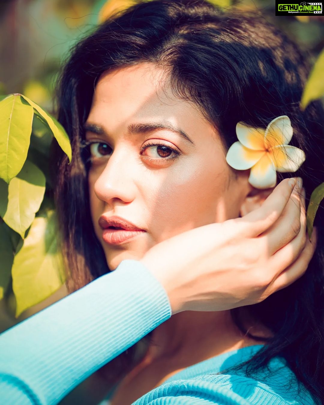 Actress Shruti Sharma HD Instagram Photos and Wallpapers April 2023 | Gethu Cinema