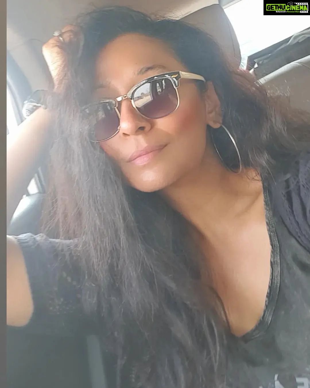 Actress Shruti Ulfat HD Instagram Photos and Wallpapers April 2023 ...