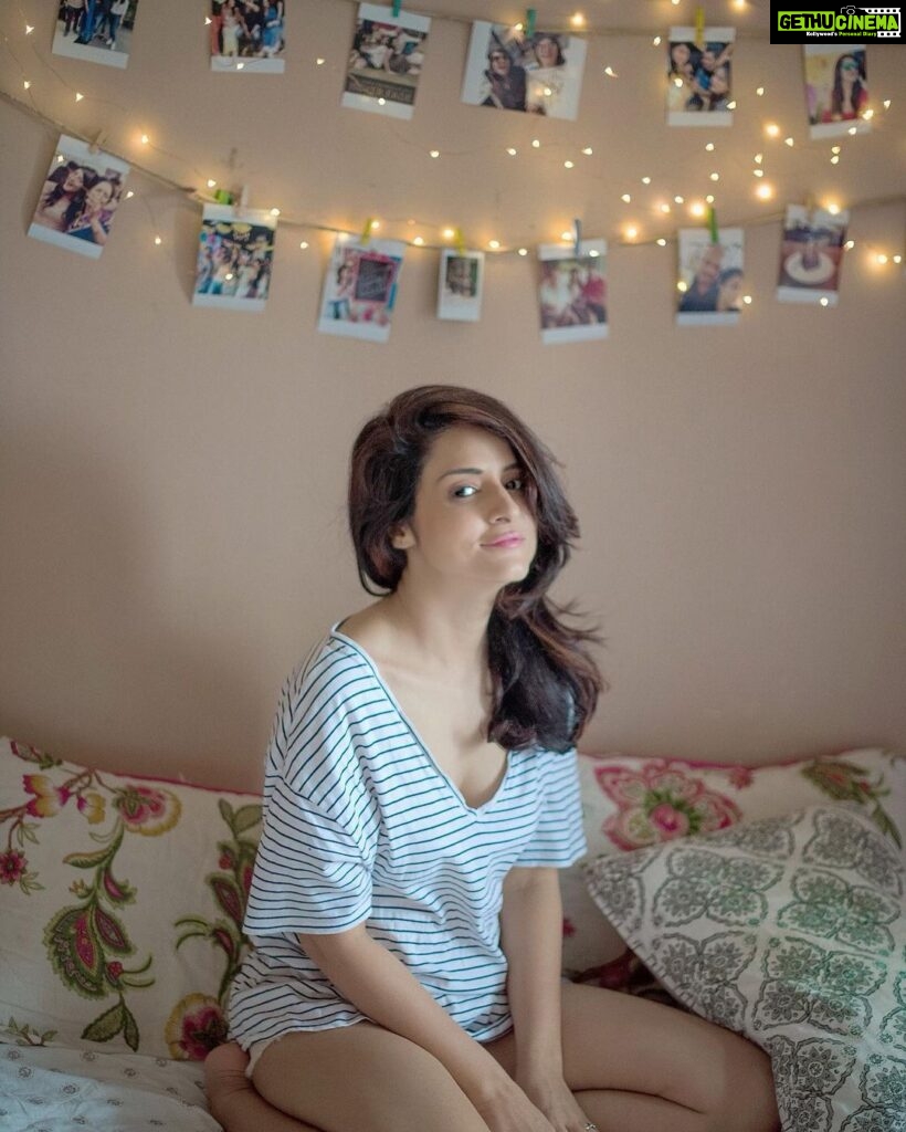 Actress Simple Kaul HD Photos and Wallpapers September 2022 - Gethu Cinema