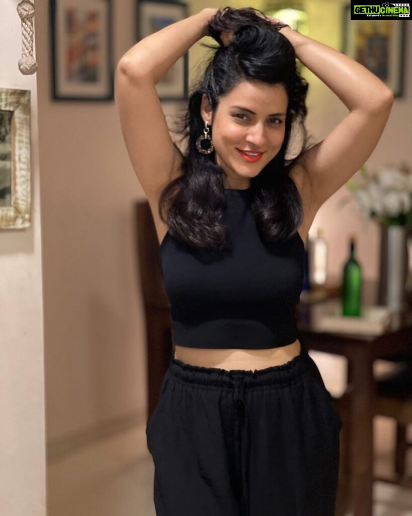 Actress Simple Kaul HD Instagram Photos and Wallpapers September 2022 ...