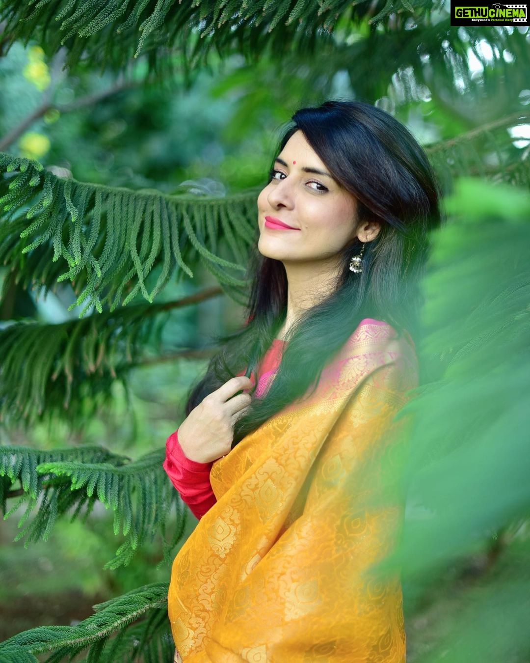 Actress Simple Kaul HD Instagram Photos and Wallpapers September 2022 ...