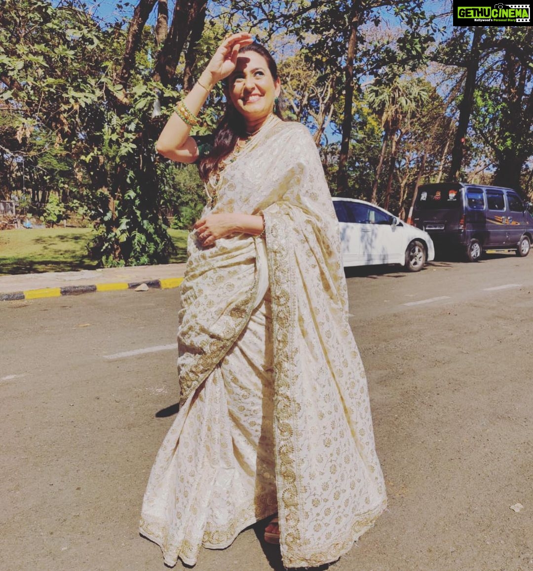 Smita Bansal Instagram – Catching some rays.🌞 #sunkissed #sun #summerdays 📸- @aakanshashukla0803 ...