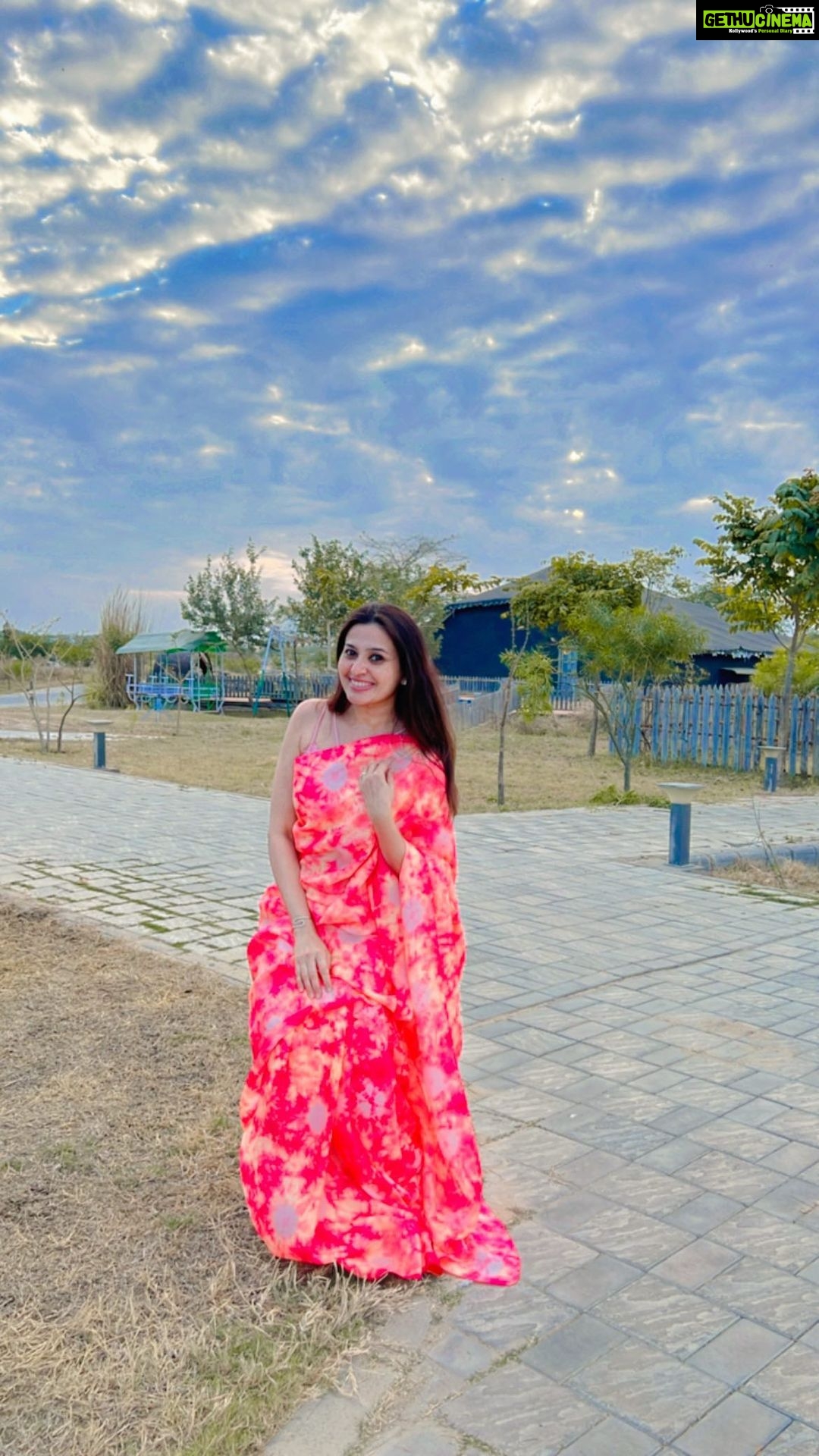 Actress Smita Bansal HD Instagram Photos and Wallpapers February 2023 ...